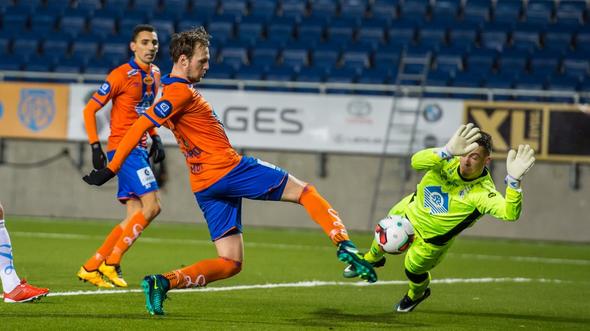 Knuste Hødd på Color Line Stadion / Aalesund
