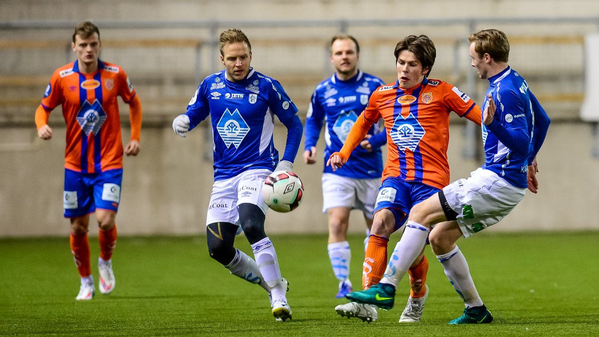 Knuste Hødd på Color Line Stadion / Aalesund